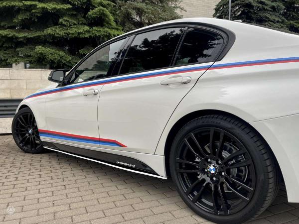 White BMW 328 2014 in Vilnius, with an engine capacity of 2.00 L and mileage of 260 thousand km for 11100 €, photo 7 on AUTOMOTO.COM.LV