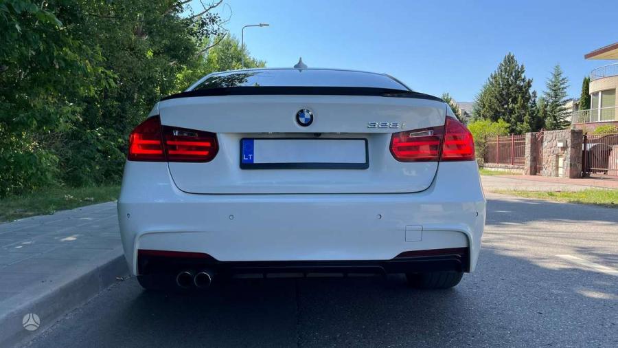 White BMW 328 2014 in Vilnius, with an engine capacity of 2.00 L and mileage of 212 thousand km for 13700 €, photo 7 on AUTOMOTO.COM.LV