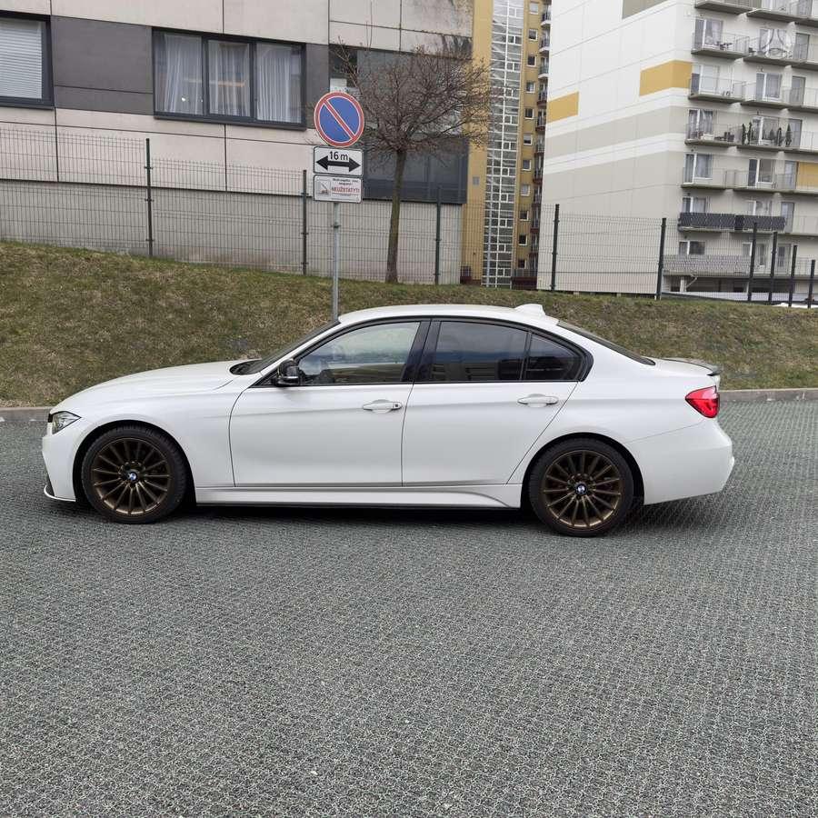 White BMW 328 2014 in Vilnius, with an engine capacity of 2.00 L and mileage of 289 thousand km for 13500 €, photo 22 on AUTOMOTO.COM.LV