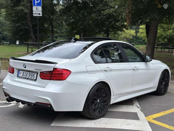 White BMW 328 2014 in Vilnius, with an engine capacity of 2.80 L and mileage of 205 thousand km for 10999 €, photo 3 on AUTOMOTO.COM.LV