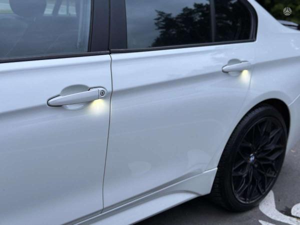 White BMW 328 2014 in Vilnius, with an engine capacity of 2.80 L and mileage of 205 thousand km for 10999 €, photo 10 on AUTOMOTO.COM.LV