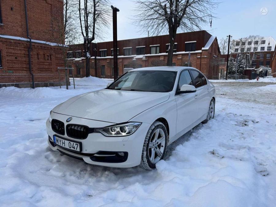 White BMW 328 2015 in Kaunas, with an engine capacity of 2.00 L and mileage of 142 thousand km for 9500 €, photo 1 on AUTOMOTO.COM.LV