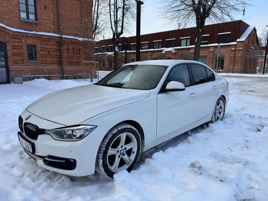 White BMW 328 2015 in Kaunas, with an engine capacity of 2.00 L and mileage of 142 thousand km for 9500 €, photo 2 on AUTOMOTO.COM.LV