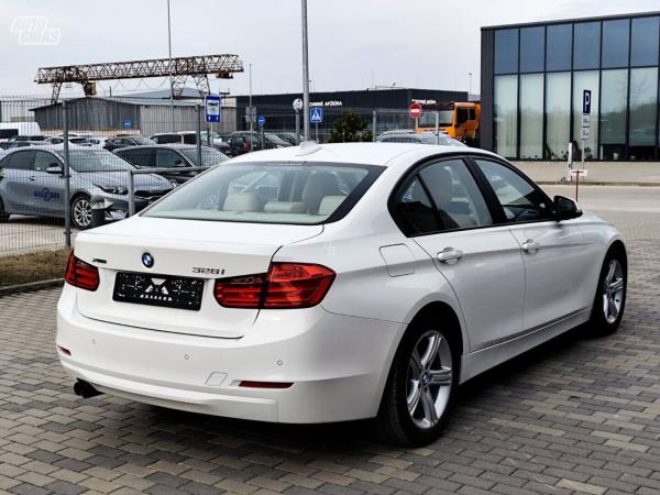 White BMW 328 2015 in Siauliai, with an engine capacity of 2.00 L and mileage of 224 thousand km for 7700 €, photo 4 on AUTOMOTO.COM.LV