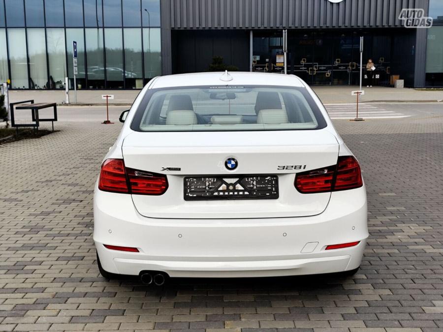 White BMW 328 2015 in Siauliai, with an engine capacity of 2.00 L and mileage of 224 thousand km for 7700 €, photo 6 on AUTOMOTO.COM.LV