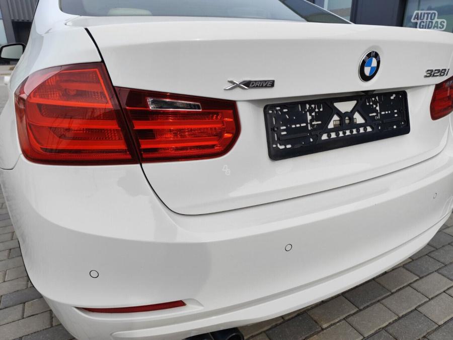 White BMW 328 2015 in Siauliai, with an engine capacity of 2.00 L and mileage of 224 thousand km for 7700 €, photo 25 on AUTOMOTO.COM.LV