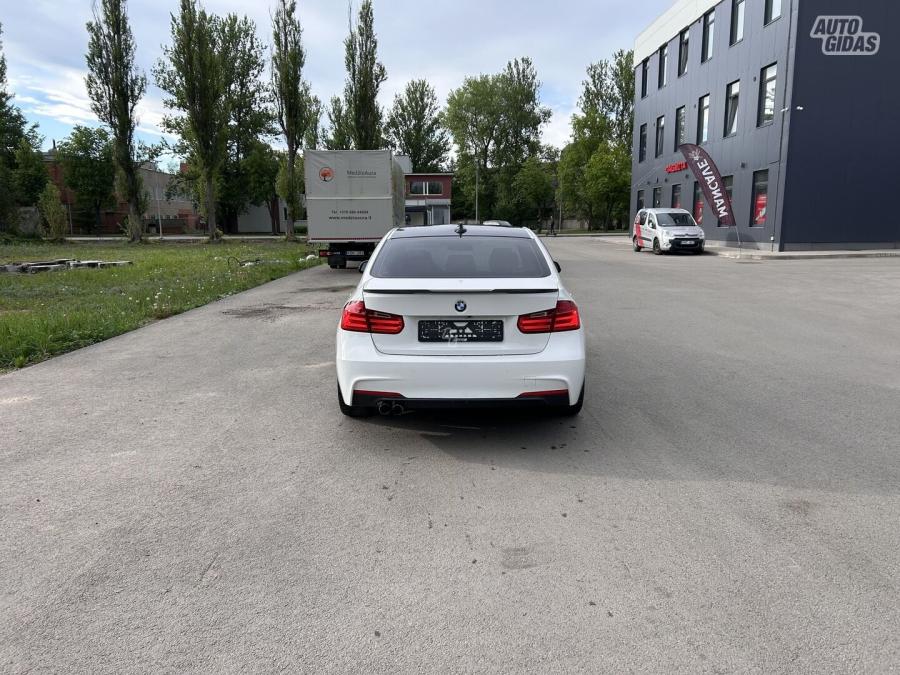 White BMW 328 2015 in Panevezys, with an engine capacity of 2.00 L and mileage of 237 thousand km for 11500 €, photo 7 on AUTOMOTO.COM.LV