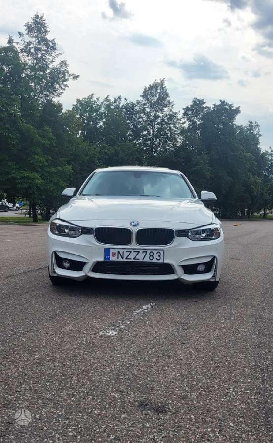 White BMW 328 2015 in Vilnius, with an engine capacity of 2.00 L and mileage of 218 thousand km for 10500 €, photo 1 on AUTOMOTO.COM.LV