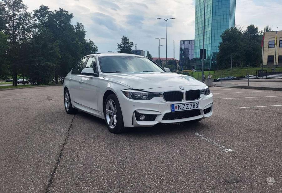 White BMW 328 2015 in Vilnius, with an engine capacity of 2.00 L and mileage of 218 thousand km for 10500 €, photo 3 on AUTOMOTO.COM.LV