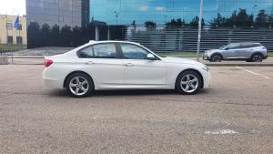 White BMW 328 2015 in Vilnius, with an engine capacity of 2.00 L and mileage of 218 thousand km for 10500 €, photo 8 on AUTOMOTO.COM.LV