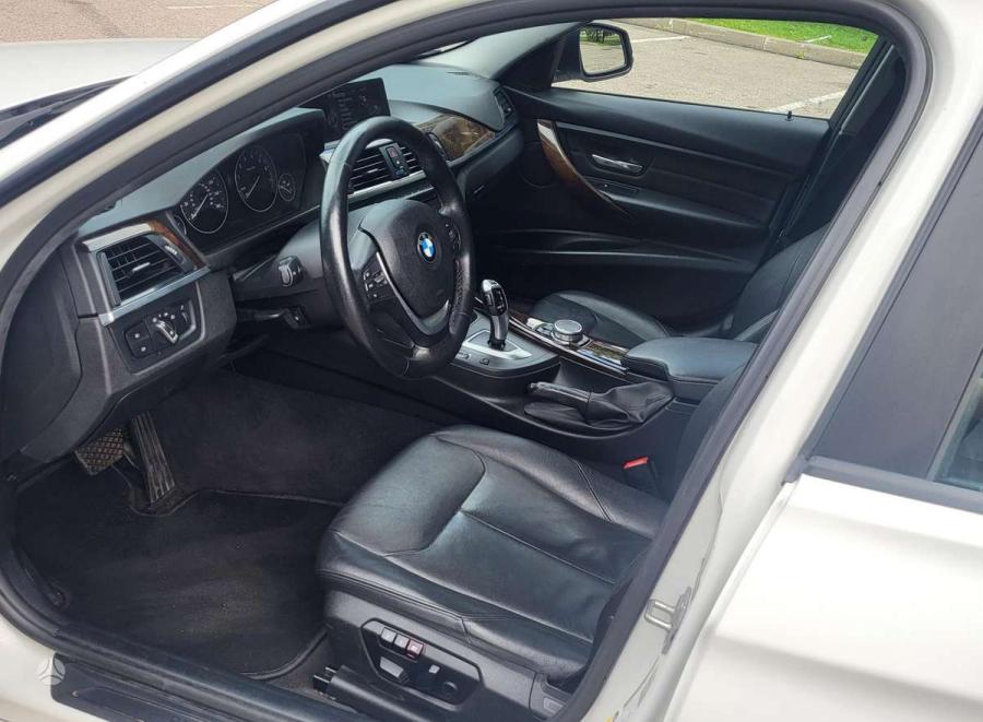 White BMW 328 2015 in Vilnius, with an engine capacity of 2.00 L and mileage of 218 thousand km for 10500 €, photo 9 on AUTOMOTO.COM.LV