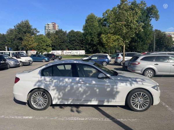 БМВ 328 2015 в Кретинга на AUTOMOTO.COM.LV Белый БМВ 328 2015 в Кретинга, объемом двигателя 2.00 л и пробегом 190 тыс. км за 8500 €, фото 3 на AUTOMOTO.COM.LV