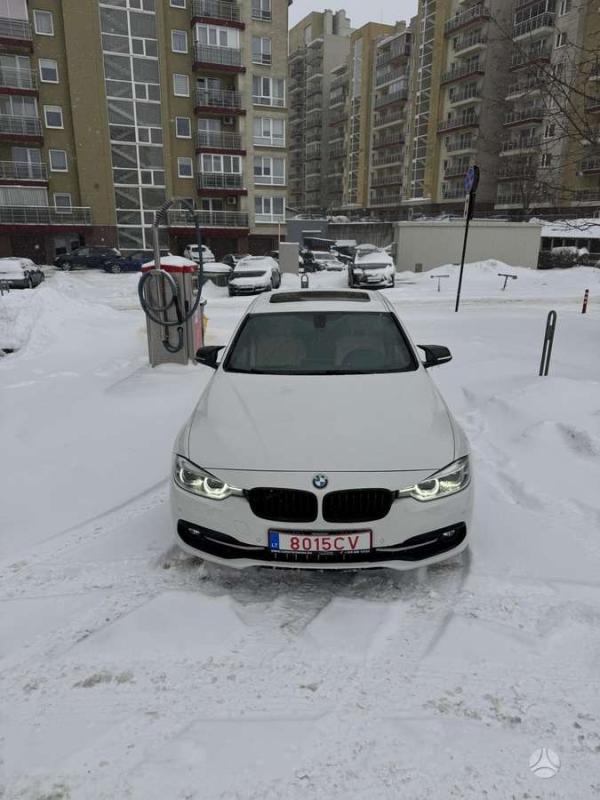 Белый БМВ 328 2016 в Вильнюс, объемом двигателя 2.00 л и пробегом 137 тыс. км за 14000 €, фото 1 на AUTOMOTO.COM.LV