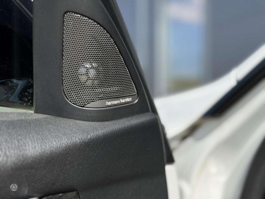 White BMW 328 2016 in Vilnius, with an engine capacity of 2.00 L and mileage of 259 thousand km for 11490 €, photo 13 on AUTOMOTO.COM.LV