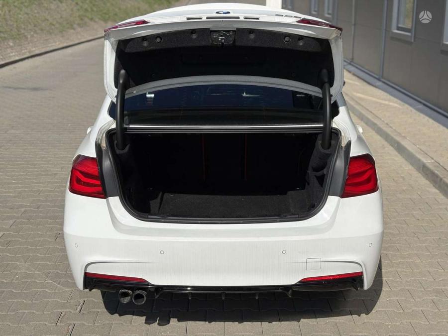 White BMW 328 2016 in Vilnius, with an engine capacity of 2.00 L and mileage of 259 thousand km for 11490 €, photo 31 on AUTOMOTO.COM.LV