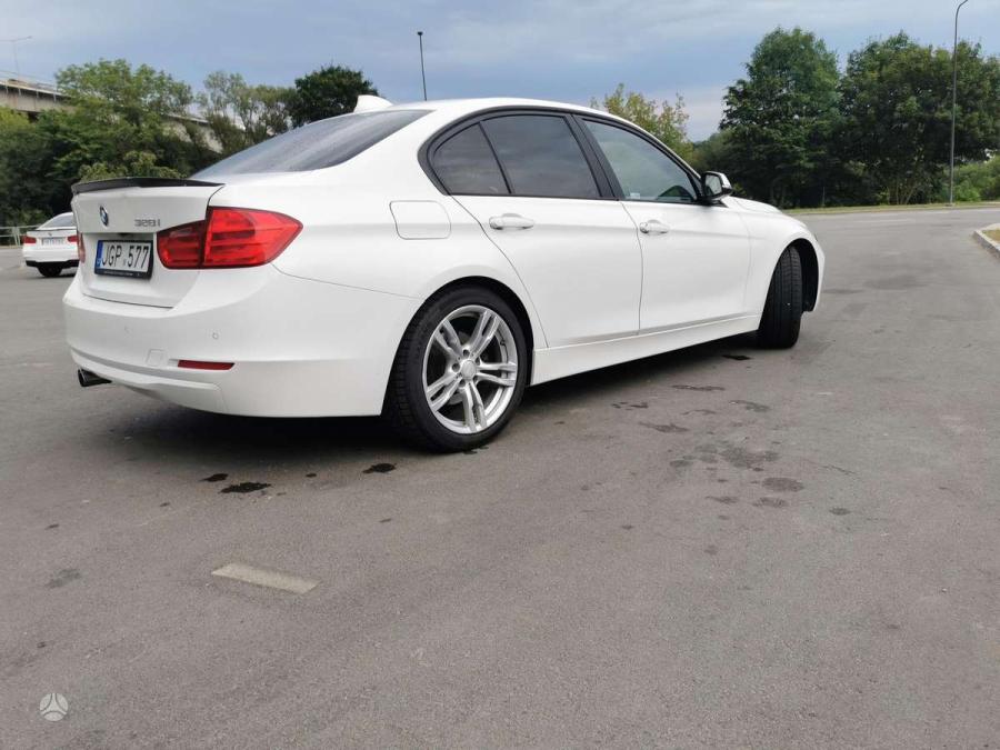 Balts BMW 328 2016 Kauņa, ar dzinēja tilpumu 2.00 L un nobraukumu 258 tūkst. km par 8000 €, foto 12 vietnē AUTOMOTO.COM.LV