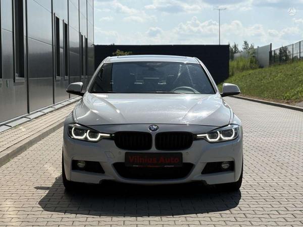 White BMW 328 2016 in Vilnius, with an engine capacity of 2.00 L and mileage of 259 thousand km for 10990 €, photo 3 on AUTOMOTO.COM.LV