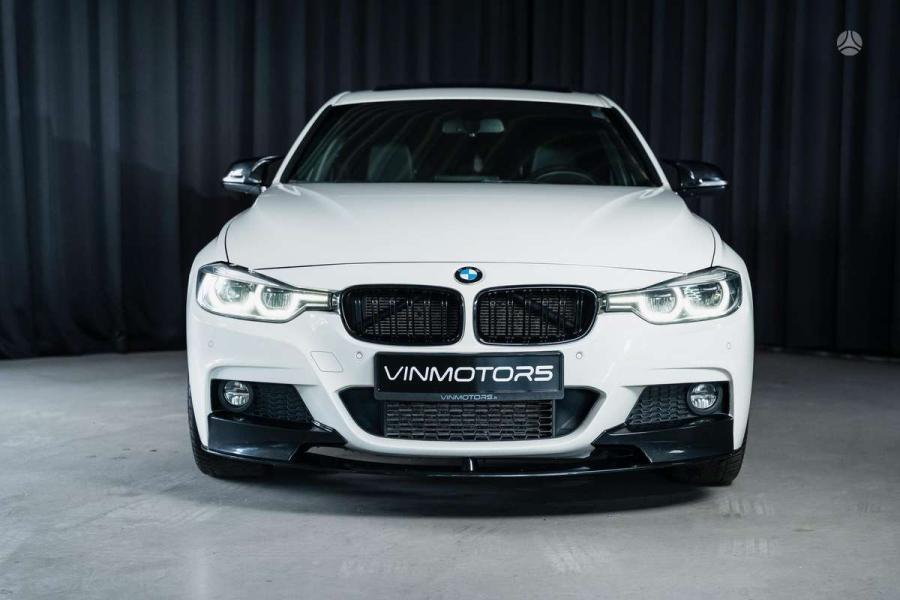 White BMW 328 2018 in Vilnius, with an engine capacity of 2.00 L and mileage of 136 thousand km for 14499 €, photo 3 on AUTOMOTO.COM.LV