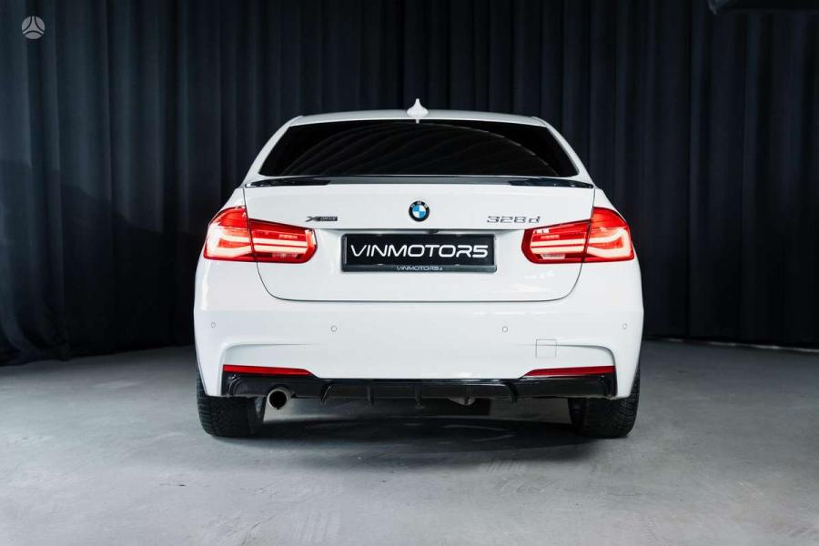 White BMW 328 2018 in Vilnius, with an engine capacity of 2.00 L and mileage of 136 thousand km for 14499 €, photo 6 on AUTOMOTO.COM.LV