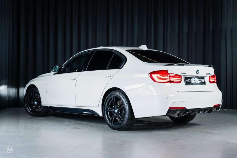 White BMW 328 2018 in Vilnius, with an engine capacity of 2.00 L and mileage of 136 thousand km for 14499 €, photo 7 on AUTOMOTO.COM.LV
