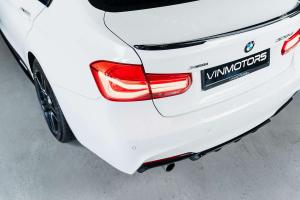 White BMW 328 2018 in Vilnius, with an engine capacity of 2.00 L and mileage of 136 thousand km for 14499 €, photo 10 on AUTOMOTO.COM.LV