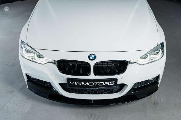 White BMW 328 2018 in Vilnius, with an engine capacity of 2.00 L and mileage of 136 thousand km for 14499 €, photo 10 on AUTOMOTO.COM.LV