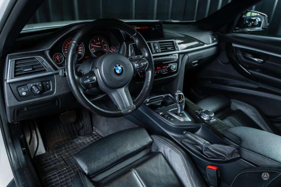 White BMW 328 2018 in Vilnius, with an engine capacity of 2.00 L and mileage of 136 thousand km for 14499 €, photo 14 on AUTOMOTO.COM.LV