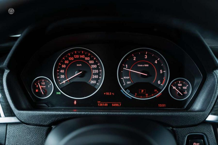 White BMW 328 2018 in Vilnius, with an engine capacity of 2.00 L and mileage of 136 thousand km for 14499 €, photo 17 on AUTOMOTO.COM.LV