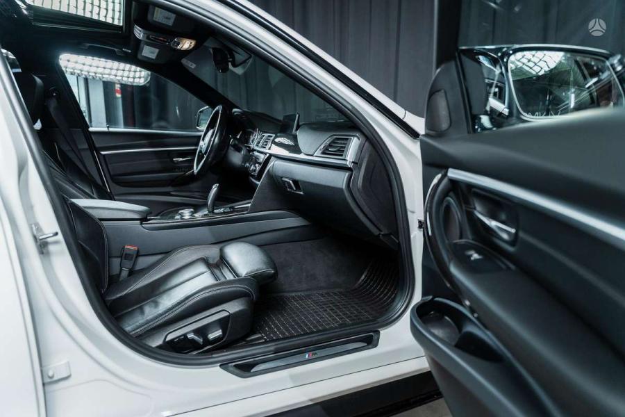 White BMW 328 2018 in Vilnius, with an engine capacity of 2.00 L and mileage of 136 thousand km for 14499 €, photo 22 on AUTOMOTO.COM.LV