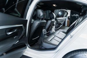 White BMW 328 2018 in Vilnius, with an engine capacity of 2.00 L and mileage of 136 thousand km for 14499 €, photo 26 on AUTOMOTO.COM.LV