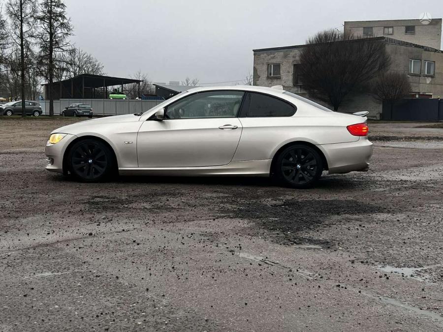 Yellow BMW 328 2013 in Taurage, with an engine capacity of 3.00 L and mileage of 188 thousand km for 5500 €, photo 7 on AUTOMOTO.COM.LV