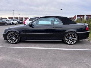 Black BMW 330 2001 in Tallinn, with an engine capacity of 0.00 L and mileage of 291 thousand km for 8500 €, photo 19 on AUTOMOTO.COM.LV