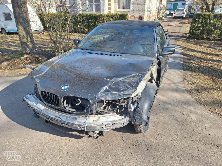 Melns BMW 330 2003 Marijampole, ar dzinēja tilpumu 3.00 L un nobraukumu 179 tūkst. km par 5500 €, foto 2 vietnē AUTOMOTO.COM.LV
