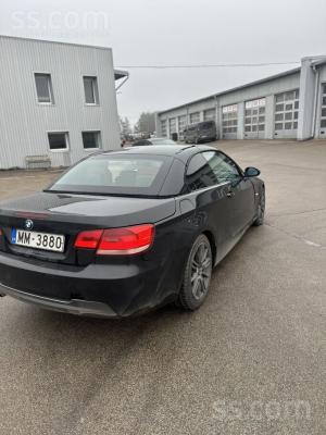 Black BMW 330 2007 in Riga, with an engine capacity of 3.00 L and mileage of 0 thousand km for 7800 €, photo 3 on AUTOMOTO.COM.LV