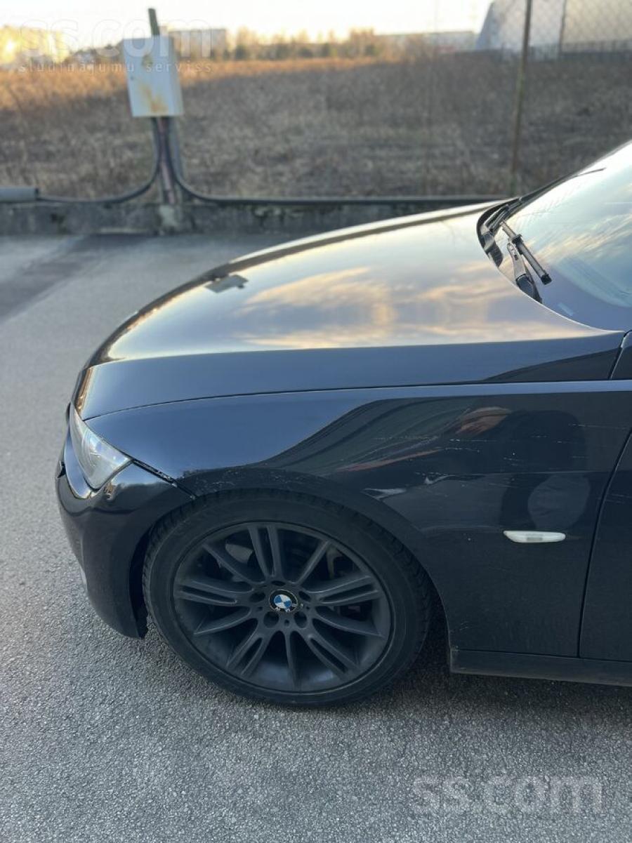Melns BMW 330 2007 Rīga, ar dzinēja tilpumu 3.00 L un nobraukumu 305 tūkst. km par 7300 €, foto 4 vietnē AUTOMOTO.COM.LV