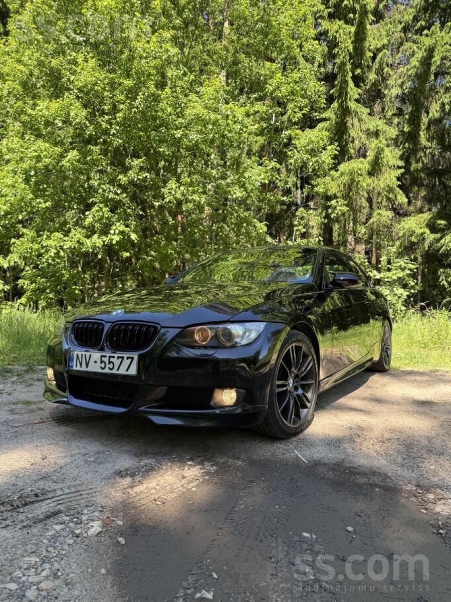 Black BMW 330 2007 in Ogre, with an engine capacity of 3.00 L and mileage of 360 thousand km for 9500 €, photo 1 on AUTOMOTO.COM.LV