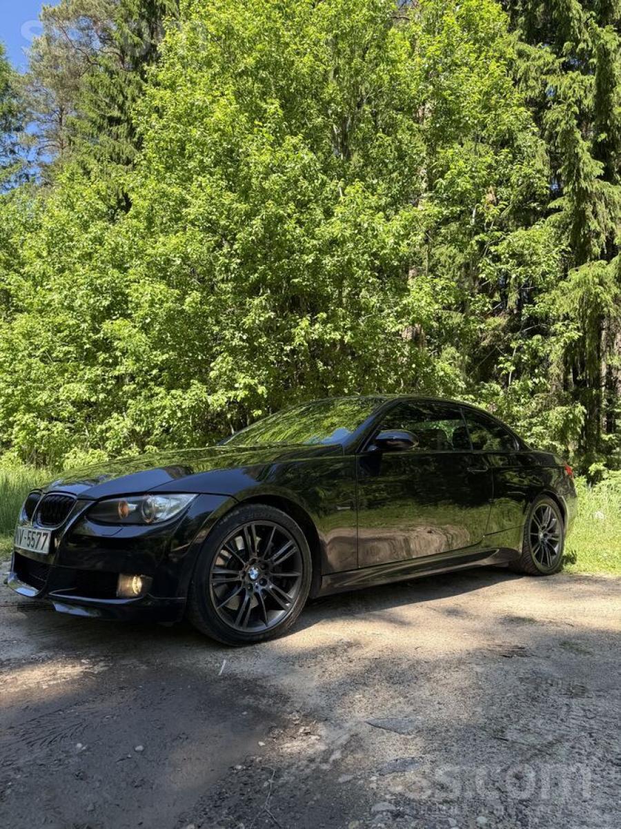 Black BMW 330 2007 in Ogre, with an engine capacity of 3.00 L and mileage of 360 thousand km for 9500 €, photo 3 on AUTOMOTO.COM.LV