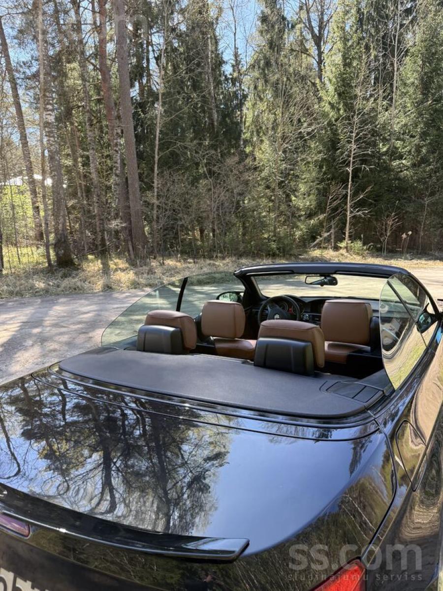 Black BMW 330 2007 in Ogre, with an engine capacity of 3.00 L and mileage of 360 thousand km for 9500 €, photo 9 on AUTOMOTO.COM.LV