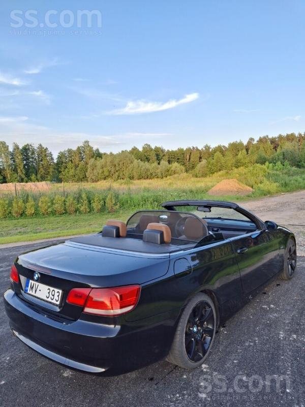 Black BMW 330 2007 in Riga, with an engine capacity of 3.00 L and mileage of 235 thousand km for 7400 €, photo 2 on AUTOMOTO.COM.LV