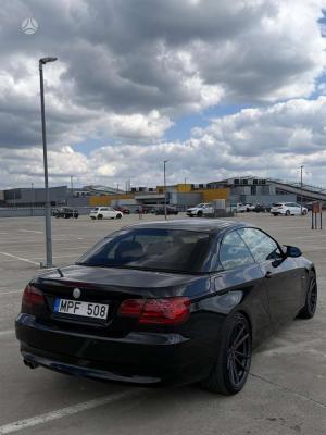 Black BMW 330 2007 in Vilnius, with an engine capacity of 3.00 L and mileage of 317 thousand km for 7800 €, photo 3 on AUTOMOTO.COM.LV