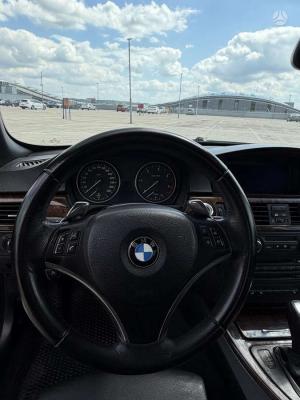 Black BMW 330 2007 in Vilnius, with an engine capacity of 3.00 L and mileage of 317 thousand km for 7800 €, photo 10 on AUTOMOTO.COM.LV