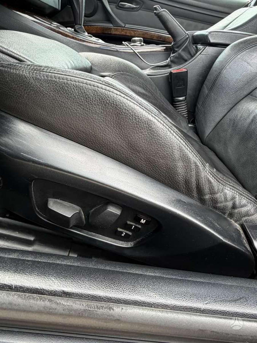 Black BMW 330 2007 in Vilnius, with an engine capacity of 3.00 L and mileage of 317 thousand km for 7800 €, photo 11 on AUTOMOTO.COM.LV