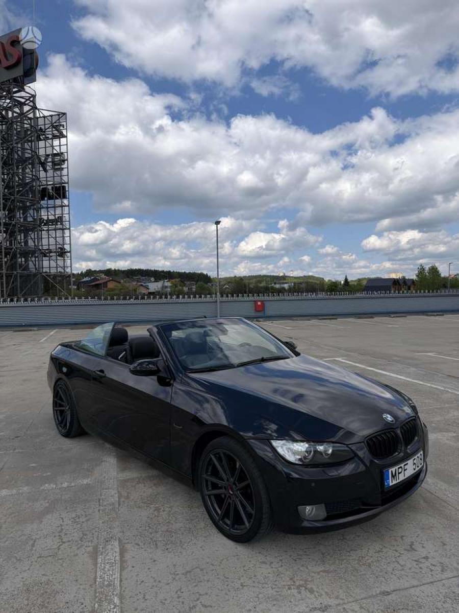 Black BMW 330 2007 in Vilnius, with an engine capacity of 3.00 L and mileage of 317 thousand km for 7800 €, photo 14 on AUTOMOTO.COM.LV