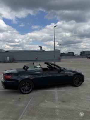 Black BMW 330 2007 in Vilnius, with an engine capacity of 3.00 L and mileage of 317 thousand km for 7800 €, photo 18 on AUTOMOTO.COM.LV