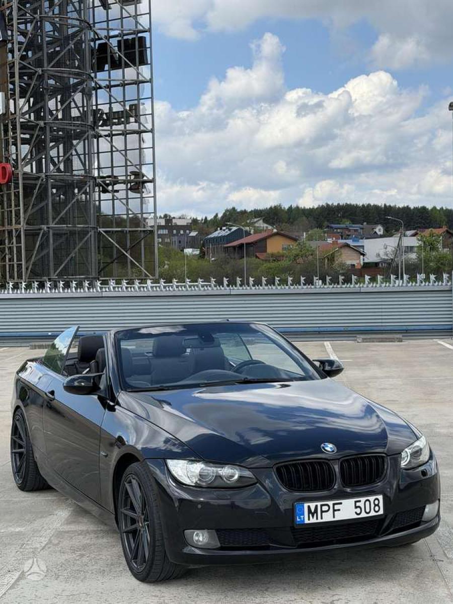 Black BMW 330 2007 in Vilnius, with an engine capacity of 3.00 L and mileage of 317 thousand km for 7800 €, photo 20 on AUTOMOTO.COM.LV