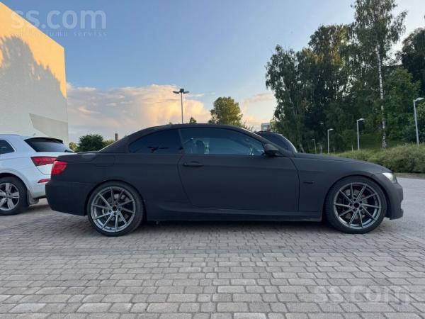 Melns BMW 330 2007 Rēzekne, ar dzinēja tilpumu 3.00 L un nobraukumu 254 tūkst. km par 6999 €, foto 4 vietnē AUTOMOTO.COM.LV