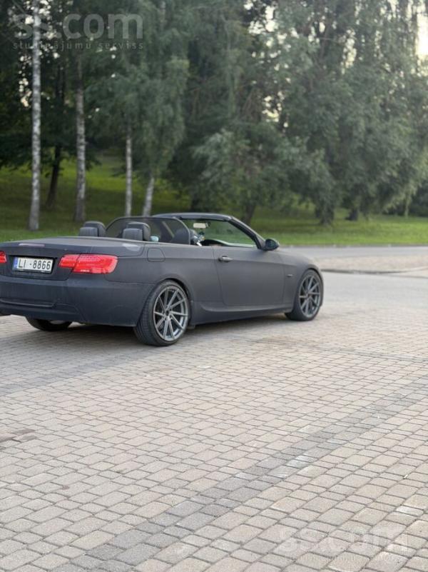 Melns BMW 330 2007 Rēzekne, ar dzinēja tilpumu 3.00 L un nobraukumu 254 tūkst. km par 6999 €, foto 8 vietnē AUTOMOTO.COM.LV