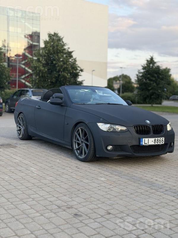 Melns BMW 330 2007 Rēzekne, ar dzinēja tilpumu 3.00 L un nobraukumu 254 tūkst. km par 6999 €, foto 10 vietnē AUTOMOTO.COM.LV