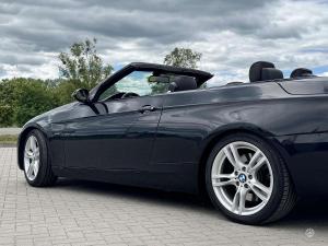 Melns BMW 330 2007 Alīta, ar dzinēja tilpumu 2.99 L un nobraukumu 212 tūkst. km par 6500 €, foto 3 vietnē AUTOMOTO.COM.LV