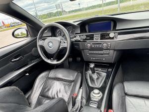 Melns BMW 330 2007 Alīta, ar dzinēja tilpumu 2.99 L un nobraukumu 212 tūkst. km par 6500 €, foto 6 vietnē AUTOMOTO.COM.LV